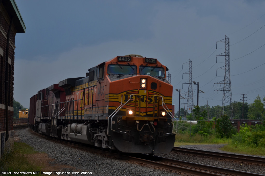 BNSF 4435